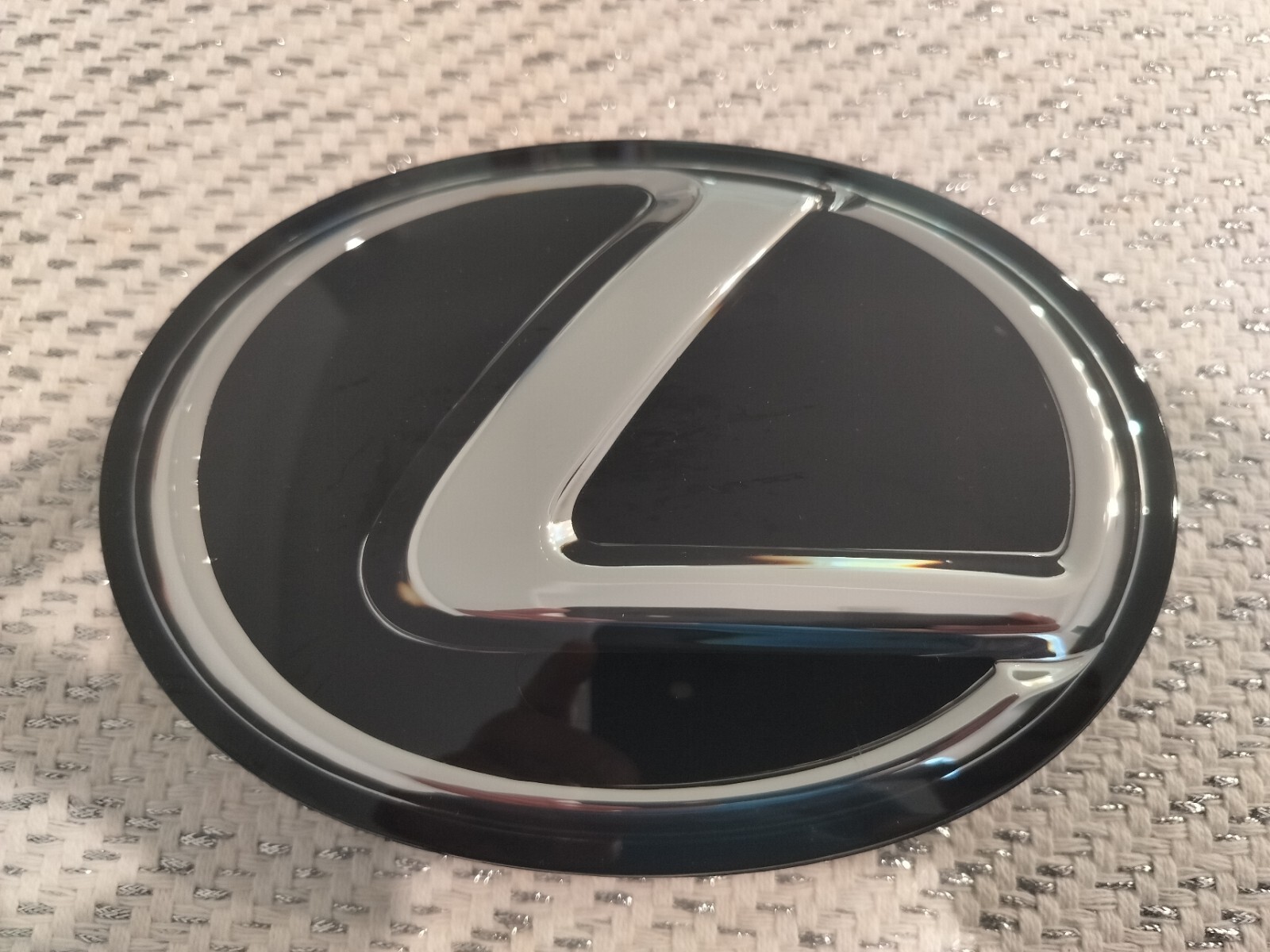2019-2021 LEXUS ES/RX MODELS FRONT UPPER GRILLE EMBLEM 53141-33170 / ...