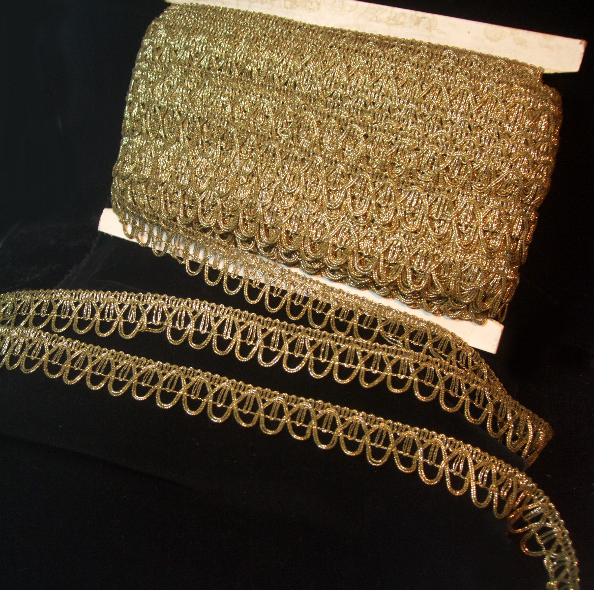 Antique gold metallic lace metal trim swag design loops vintage costume ...