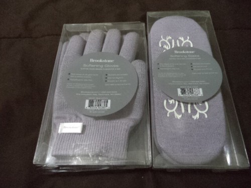RARE HARD TO FIND NEW BROOKSTONE SOFTENING SOCKS & GLOVES SET PAIR ...