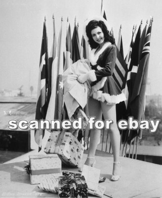 ACTRESS DANCER ANN MILLER CHRISTMAS LEGGY CHEESECAKE 8X10 PHOTO xmas ...