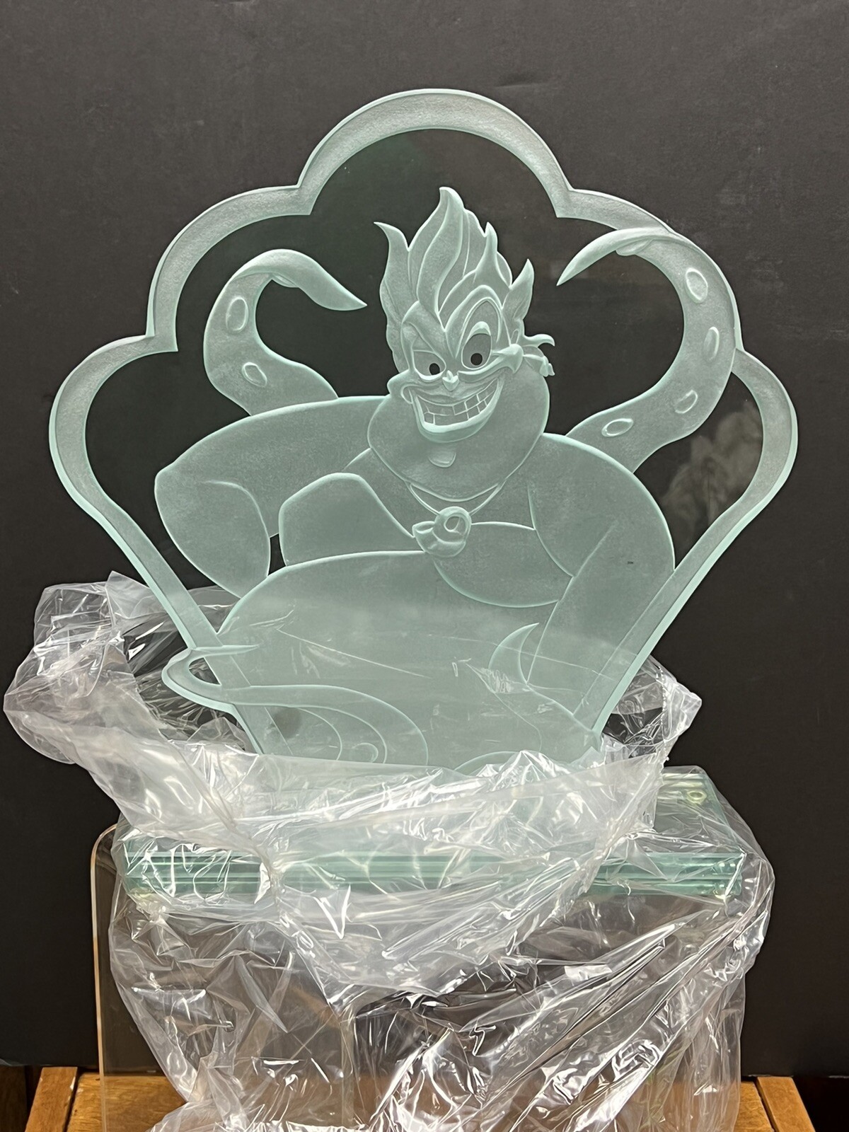 RARE LARGE ETCHED GLASS DISNEY URSULA GUENTHER SCULPTURE DISPLAY LE 45/ ...