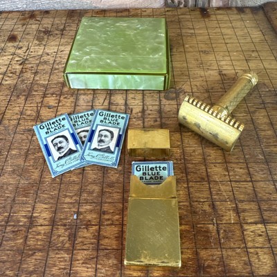 Vintage 1930's New Deluxe Model Gold Gillette Safety Razor Set w ...
