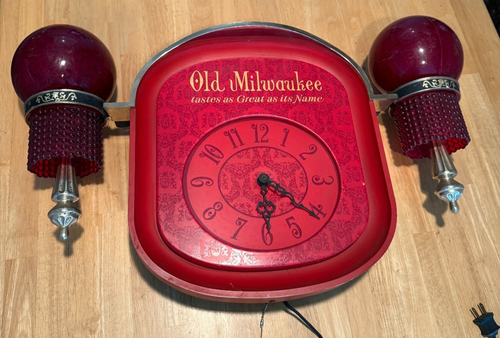 Vintage Old Milwaukee lighted beer clock with globes | eBay