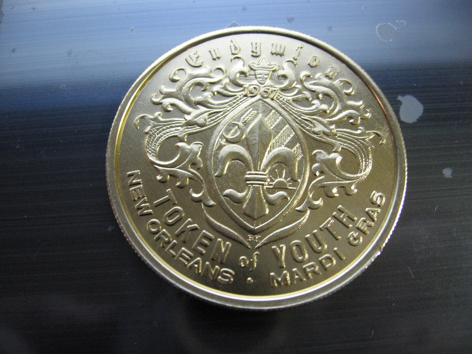 2 MARILYN MONROE Doubloon MARDI GRAS coin PARADE 1974 new orleans ...