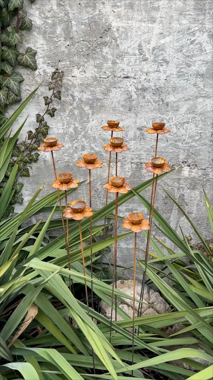 Set of 10 rusty Daffodil flowers, Narcissus head garden decoration ...