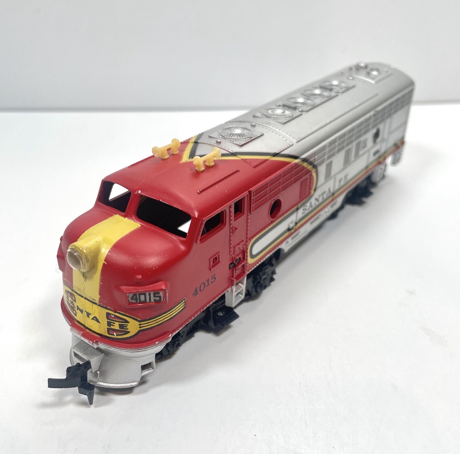 Tyco HO Santa Fe F7 A & B Units Diesel Locomotive & Dummy #4015 Tested ...