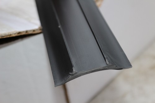 Cove Former ucs1 / Black & White Capping Strip Sit on Skirting 2 lm wet ...