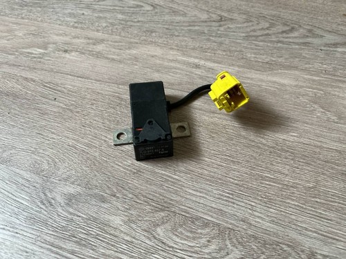 7L0915457A - BATTERY MASTER ISOLATOR OVERLOAD SWITCH RELAY AUDI A8 S8 ...