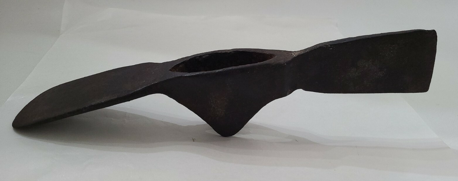 Vintage Mattock Grub Axe Head Hoe pick Rare hard to find old rusty farm ...