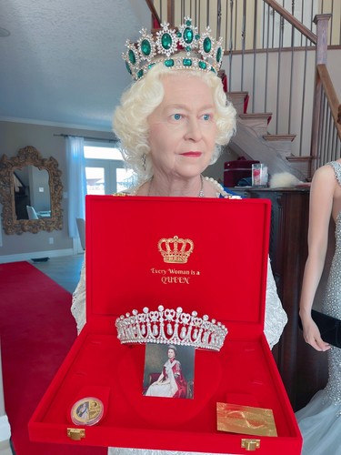 Ladies of England tiara, royal pearl and diamond crown worn by Princess ...