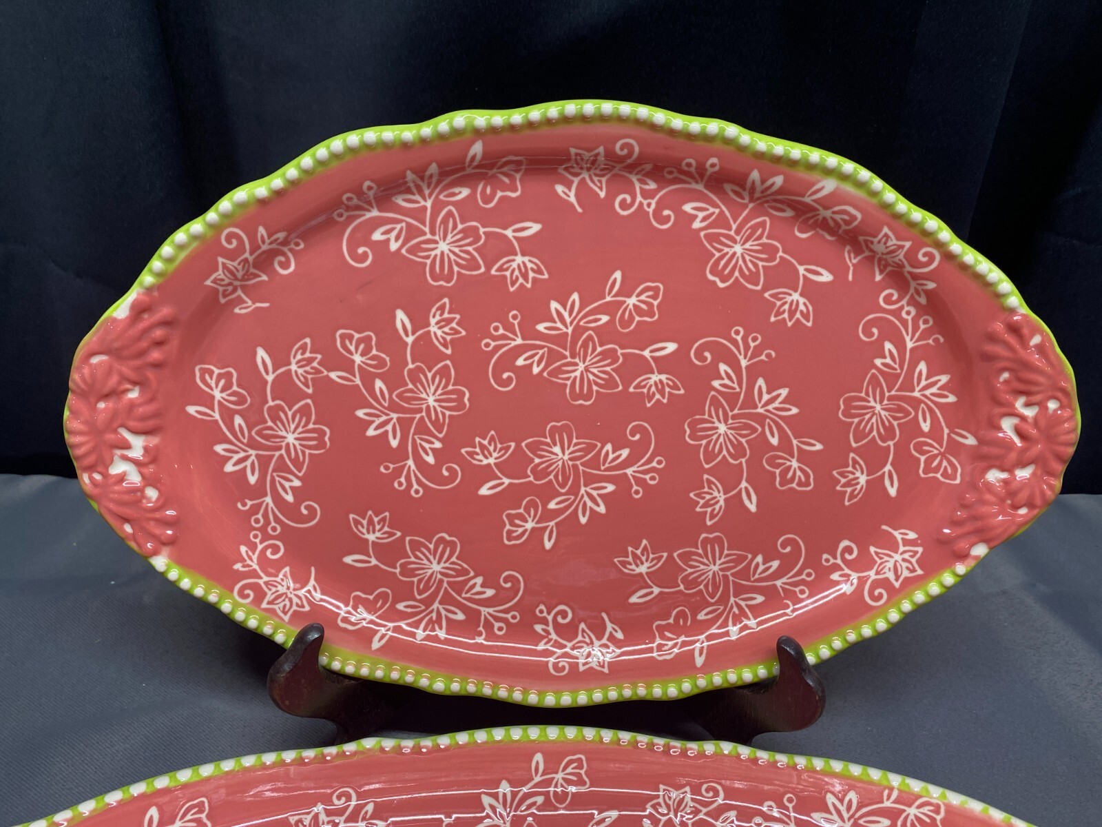 Set of 2 Sizes ~ Temptations by Tara "FLORAL LACE PINK" Platters 12 ...