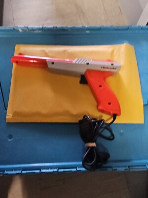 Original 1985 Nintendo NES Zapper Orange | eBay
