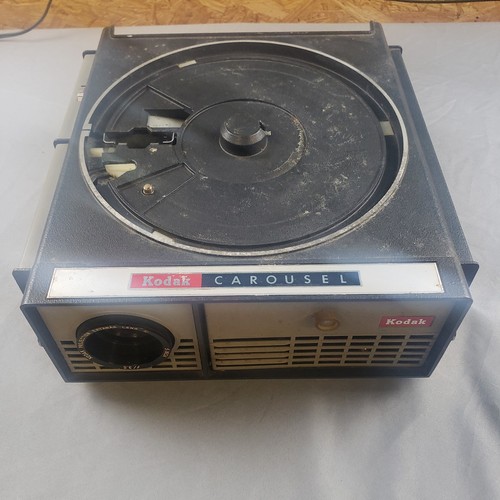 Kodak Carousel 35mm Slide Projector Model 550 - Powers on | eBay