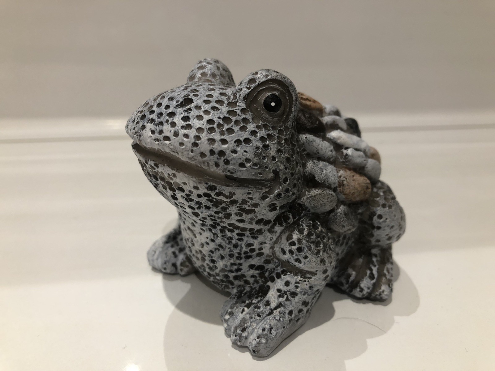 Shudehill Giftware Small Pebble Frog Ornament Figurine Gift | eBay UK