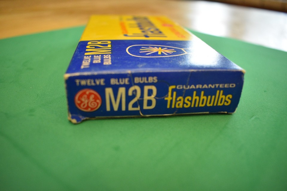 Vintage GE M2B Flashbulbs 12 pack Gauanteed Rhenium | eBay