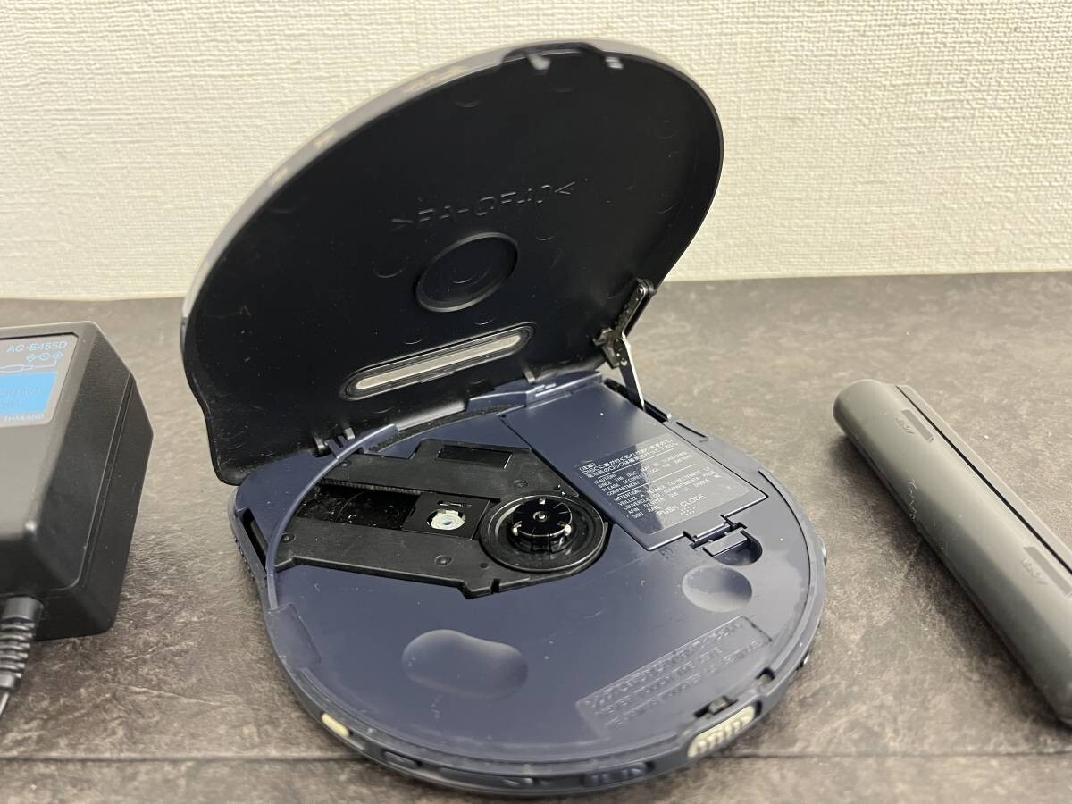 SONY D-777 CD player Diskman portable DBB Audio Devices Walkman silver ...