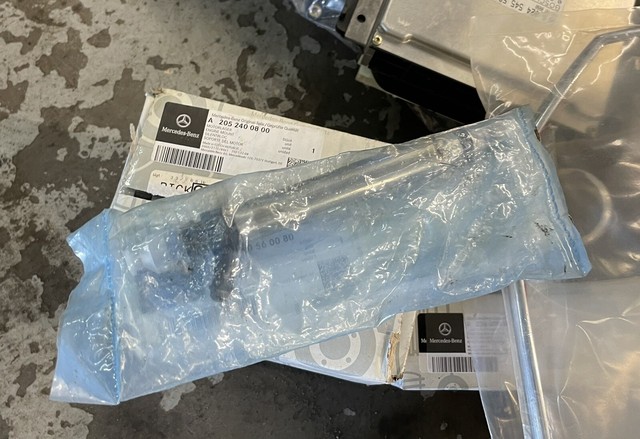 Genuine Mercedes-Benz Fuel Injector 256070560080 for sale online | eBay