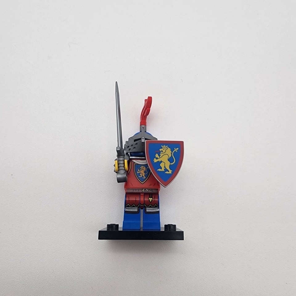 LEGO CASTLE LION KINGHTS,BLACK FALCON MINI FIGURES,WEAPONS,ARMOR ...