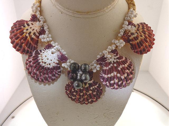 Tongan Hand Crafted Royal Cloak Scallop Sea Shell Black Tahitian Pearl ...