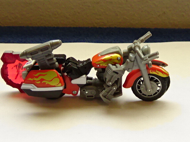 Transformers Motorcycle with weapons marked TAKARA Hasbro 2005 | eBay