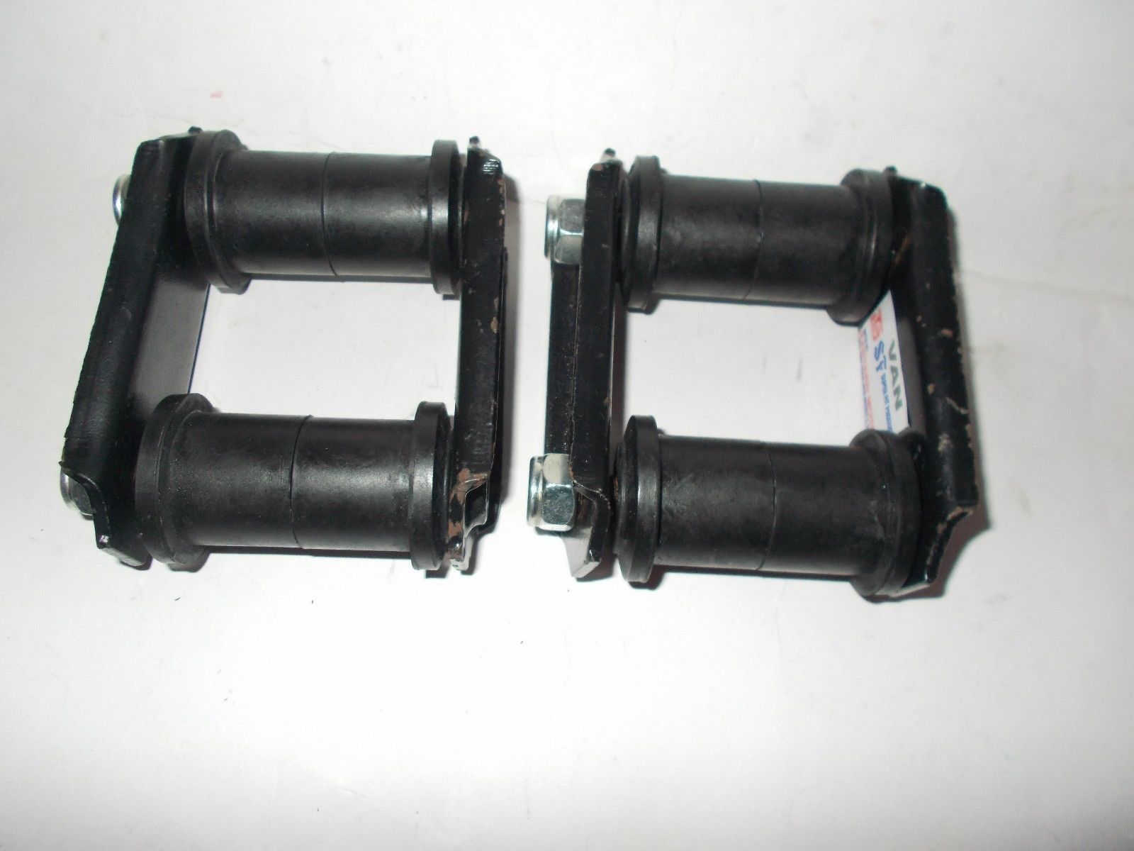 Leaf Spring Shackle SET - Suzuki LJ80 Sierra 1.0/1.3 Maruti 1.0 Drover1 ...