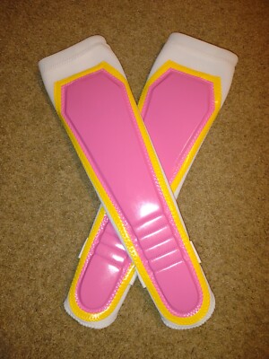 ⭐ ⭐ ⭐ ⭐ ⭐ Pro Wrestling KICKPADS White with Pink Pad and Yellow Outline ...