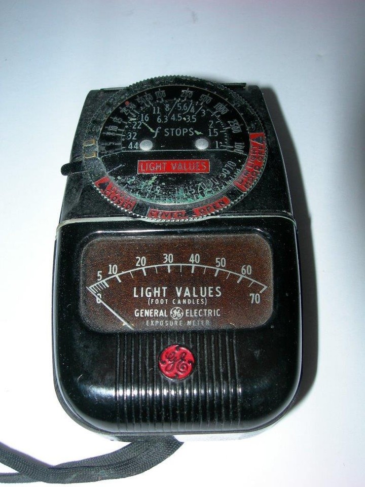 VINTAGE GENERAL ELECTRIC LIGHT METER DW-48 W/ LEATHER CASE"WORKS GOOD ...