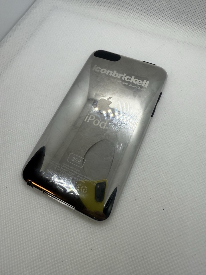 Apple iPod Touch 2. Generation 2G (8GB) Black Collectors A1288 Returns | eBay