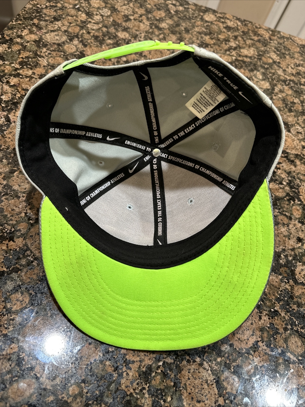 Nike Lebron James King Crown SnapBack Cap Hat 637593-… - Gem