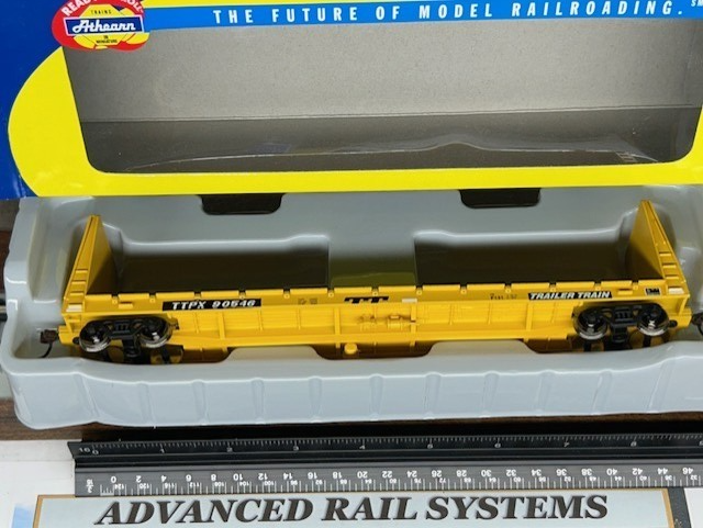 TRAILER TRAIN TTX - 60 ft BULKHEAD LUMBER w/HOME DEPOT CUSTOM LOAD HO ...