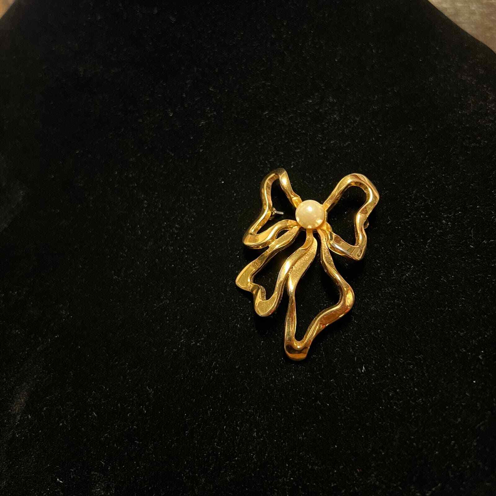 Vintage Pin Brooch Gold Toned Ribbon Bow Design Faux Pearl Signed Nina ...