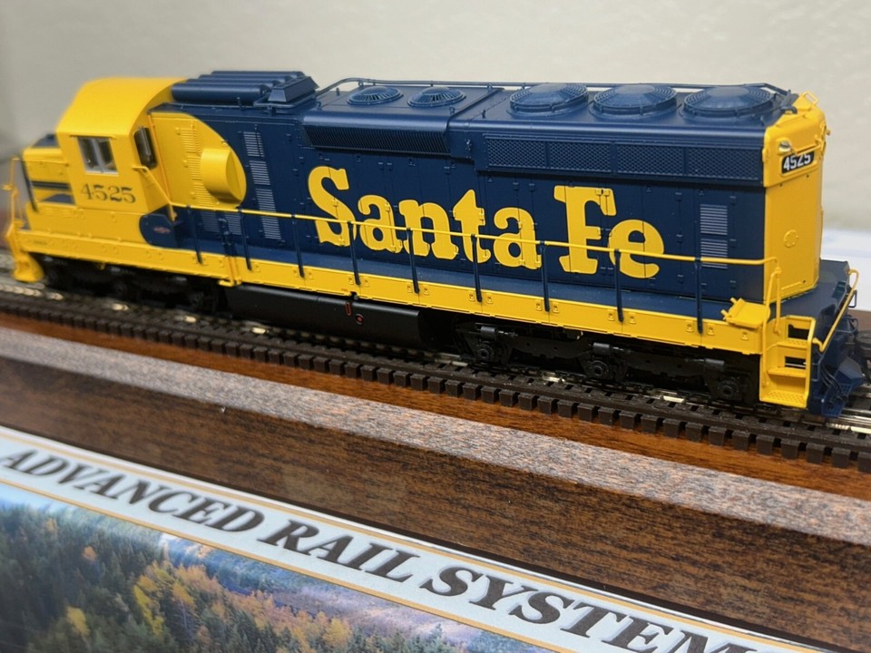 SANTA FE SD24 BLUE WARBONNET DCC &QUANTUM SOUND " MASTER GOLD " HO ...