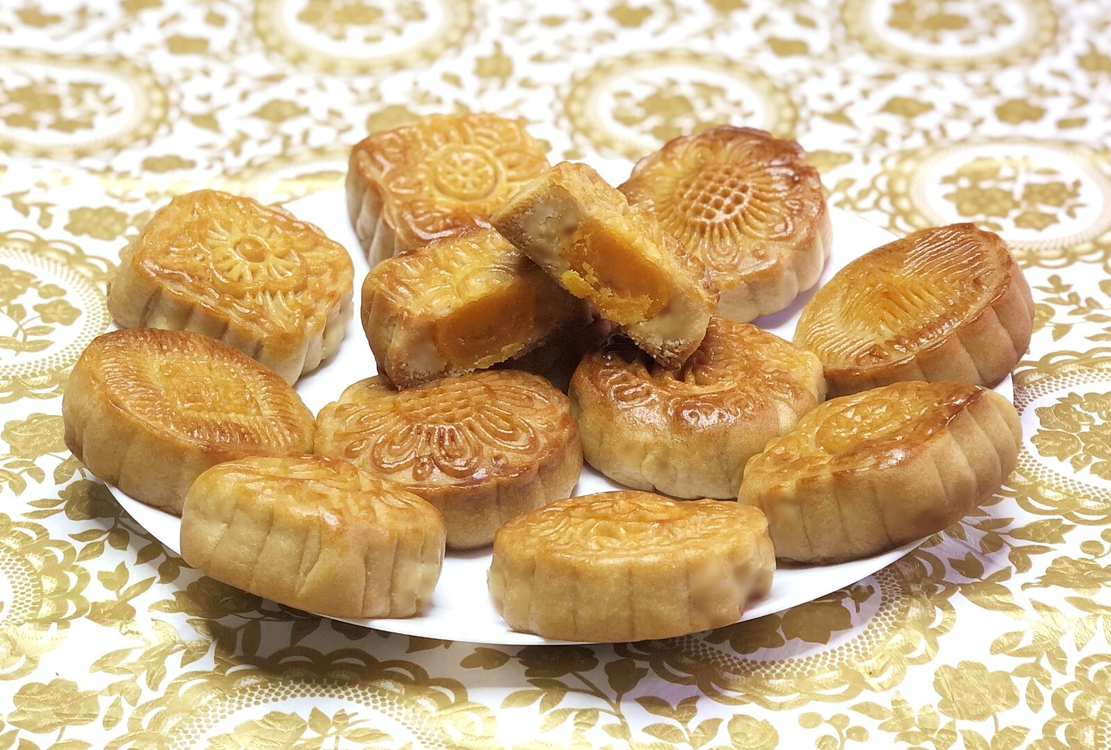 Educational Fun Healthy 12 Organic Lotus Seed Yolk Mooncakes Net Weight ...