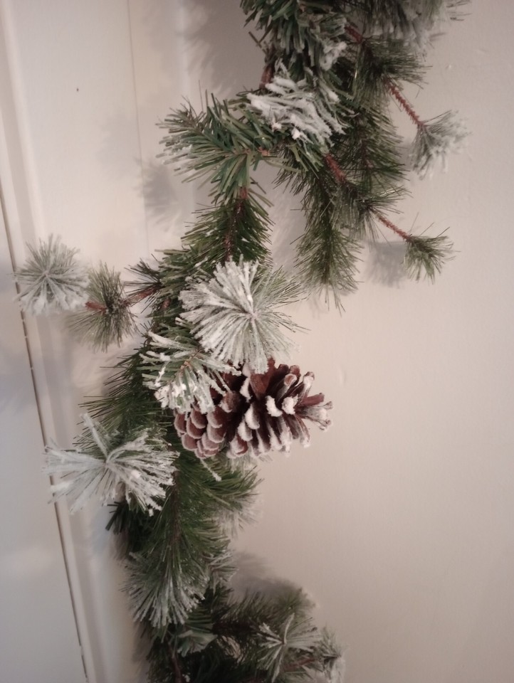 6 Foot Large Artificial Hanging White Pine Frost Garland Holiday ...