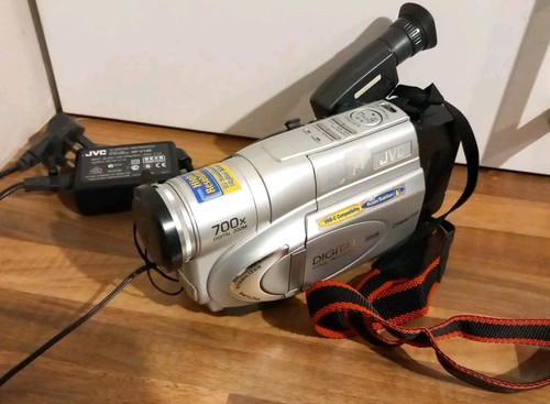 JVC Compact VHS Camcorder GR-FXM40EK 700X ZOOM Handheld Video Camera | eBay