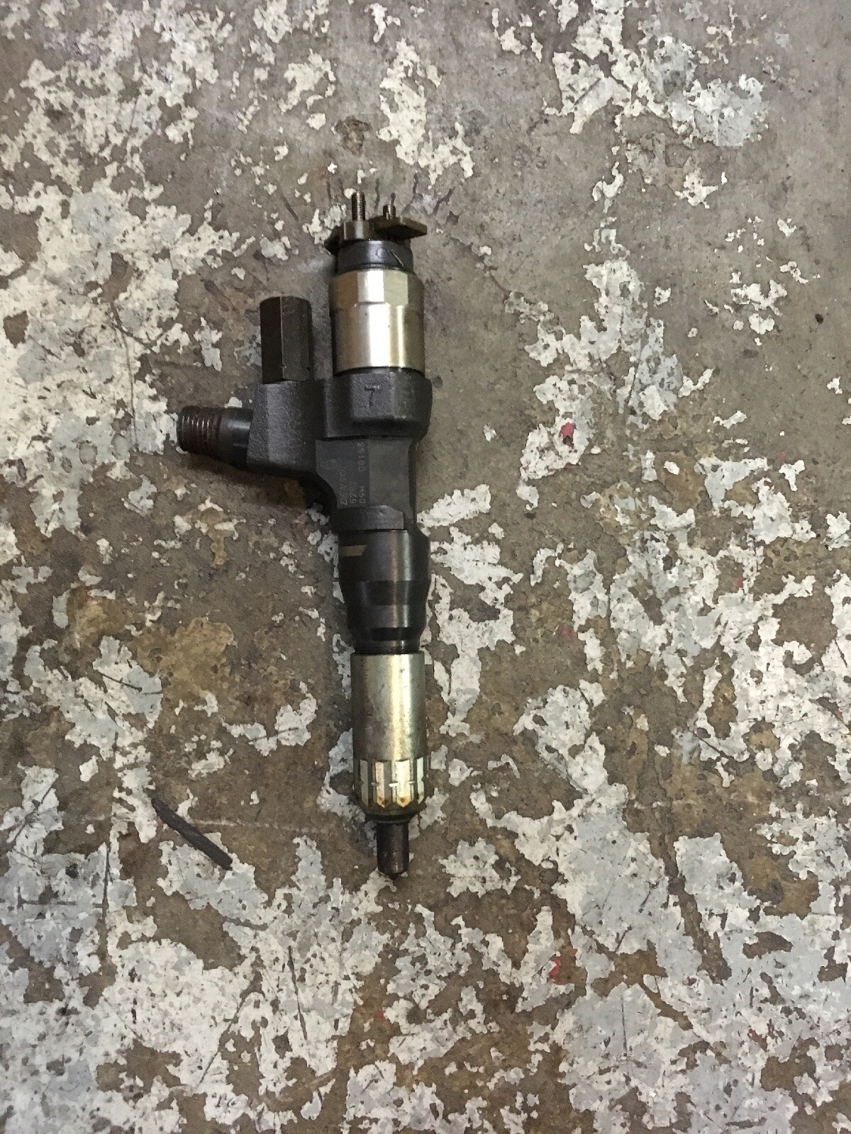 Denso 095000-5284 New Common Rail Dsl Injector core | eBay