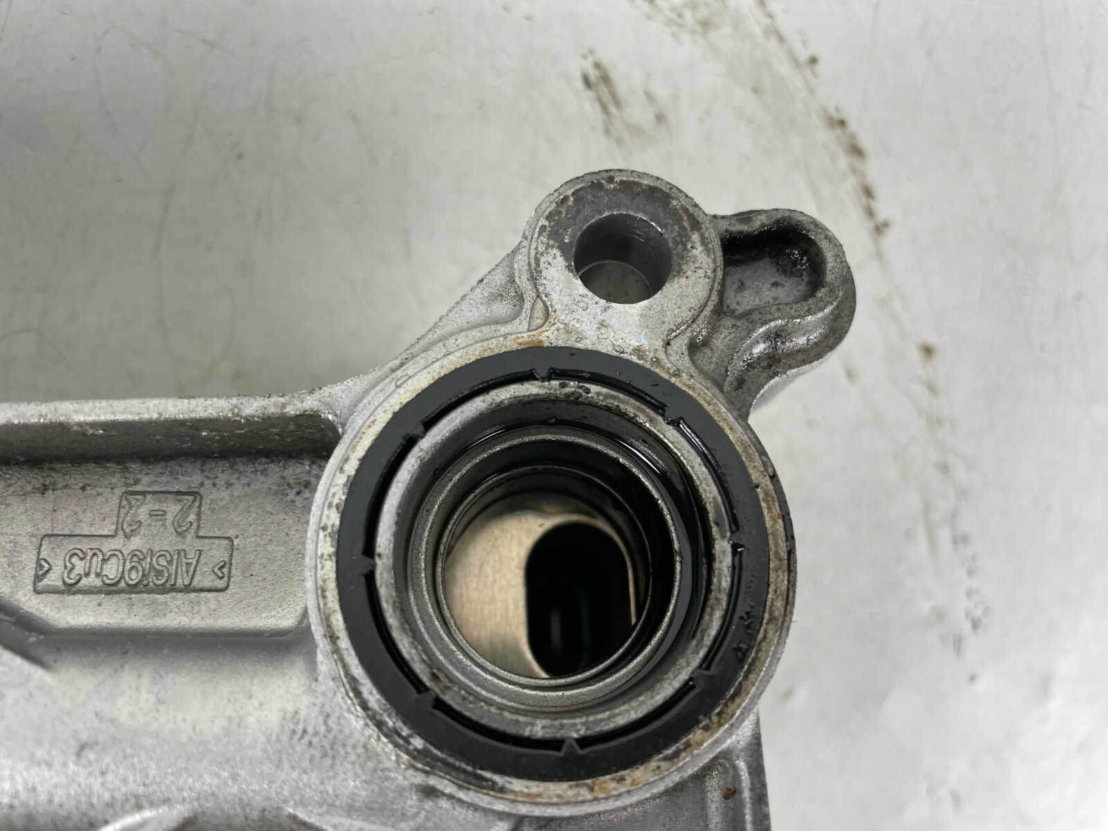 Mercedes Benz C Class W204 Engine Oil Cooler Radiator Filter Housing ...