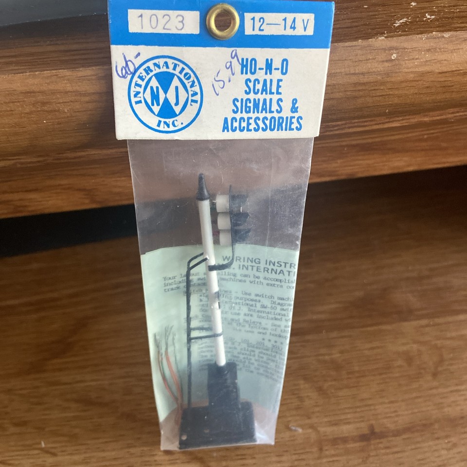 NJ International 3 light Signal #1023 | eBay