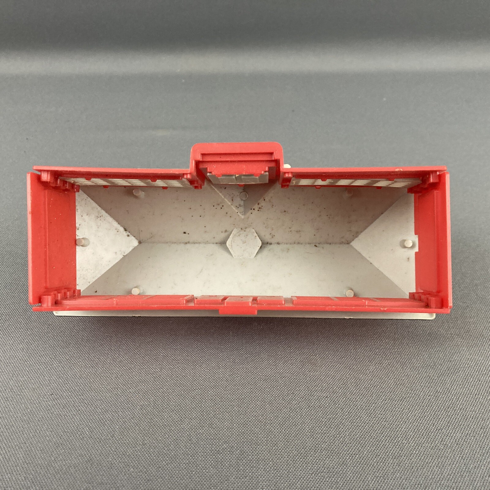 Built Plasticville HO Scale School Building Red 6-1/2"L x 2-1/2"W x 3-1 ...