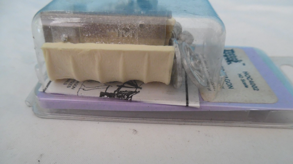 Rustic Rails Ho Scale COVERED WAGON #HOC4002 Kit & Ho W1001 4-Cowboys w ...