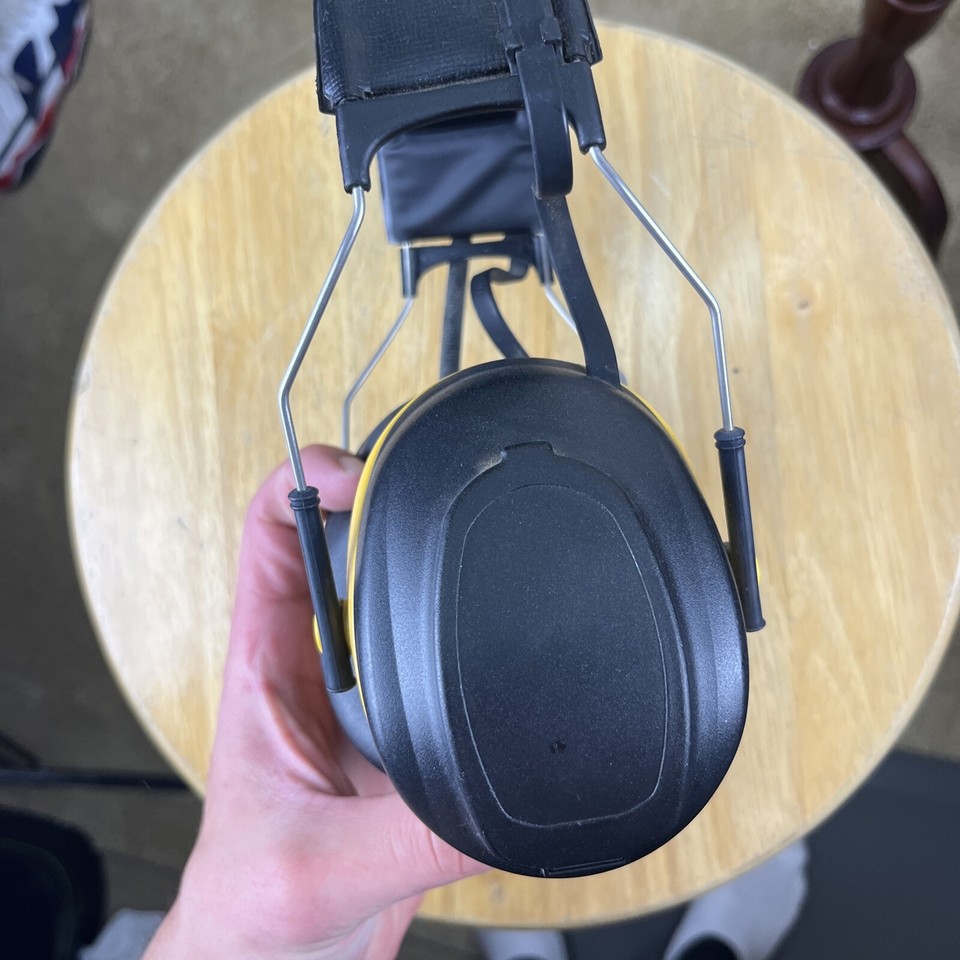 3M Tekk Hearing Protection Work Tunes AM/FM Radio Tuner Headphones ...