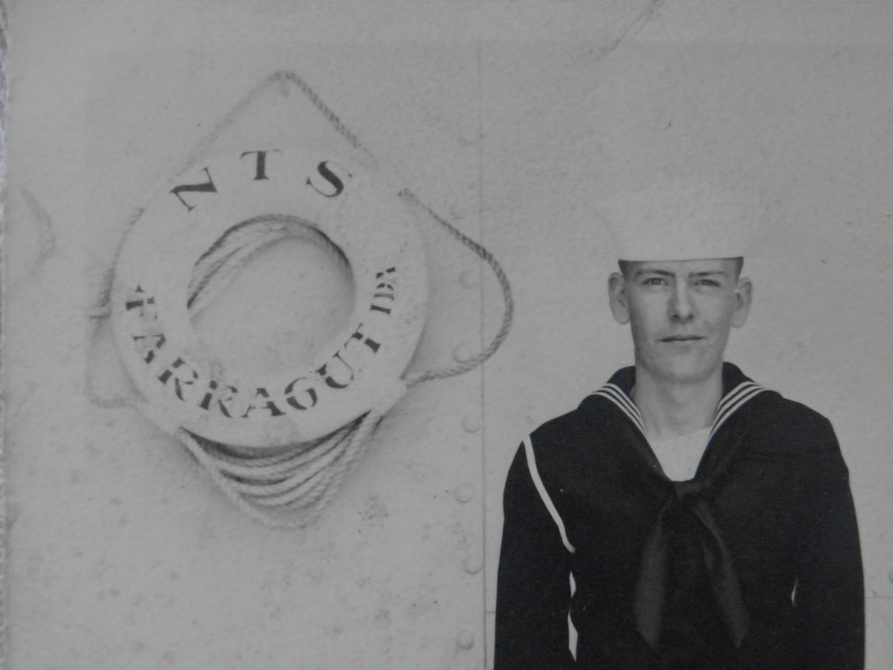 WW2 FARRAGUT NAVAL TRAINING STATION PHOTO OF SAILOR WITH AN ANCHOR AND ...