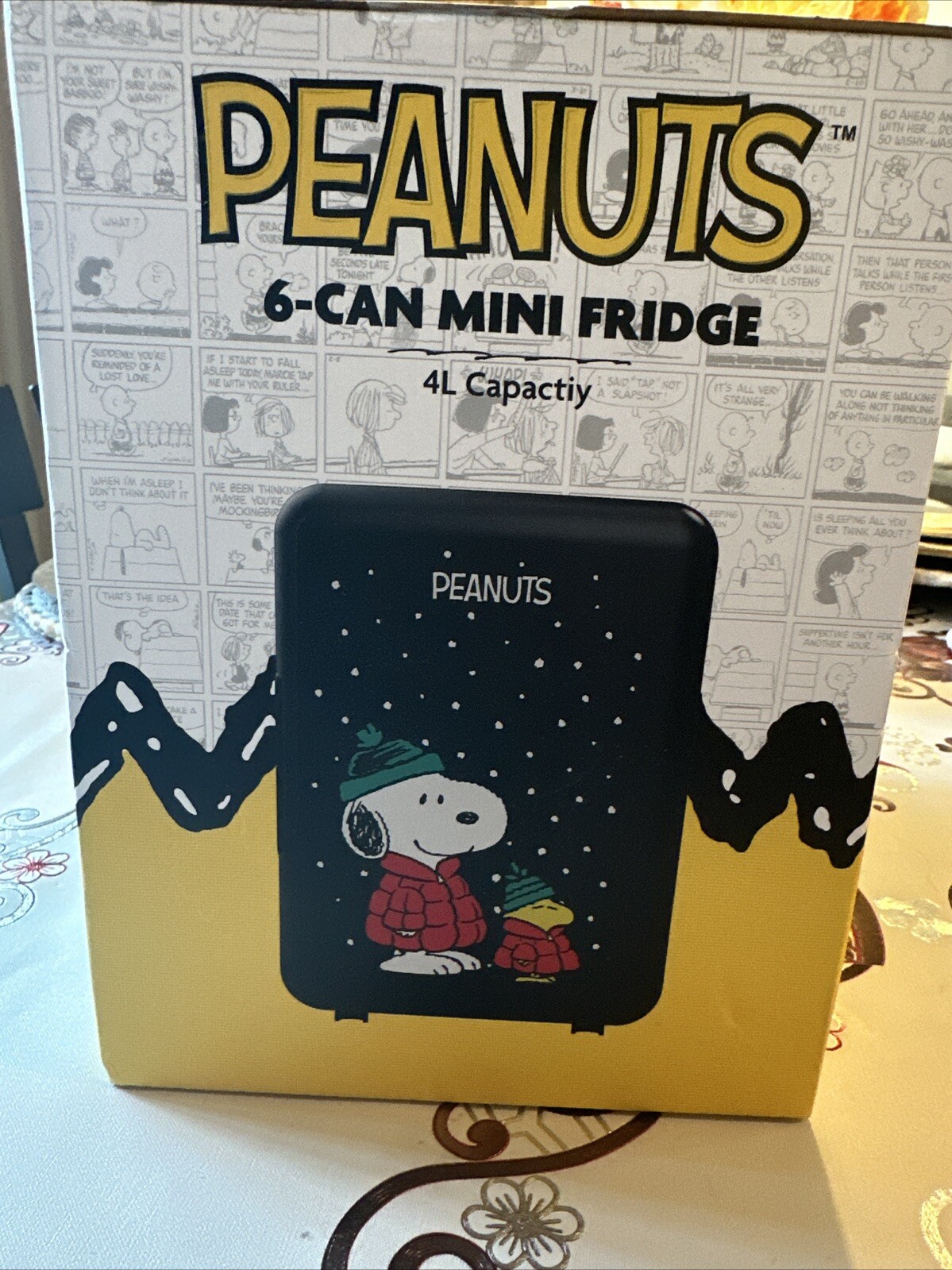 PEANUTS Snoopy Puffer Jacket Collectible Classic 4L Mini Fridge 6 Can ...