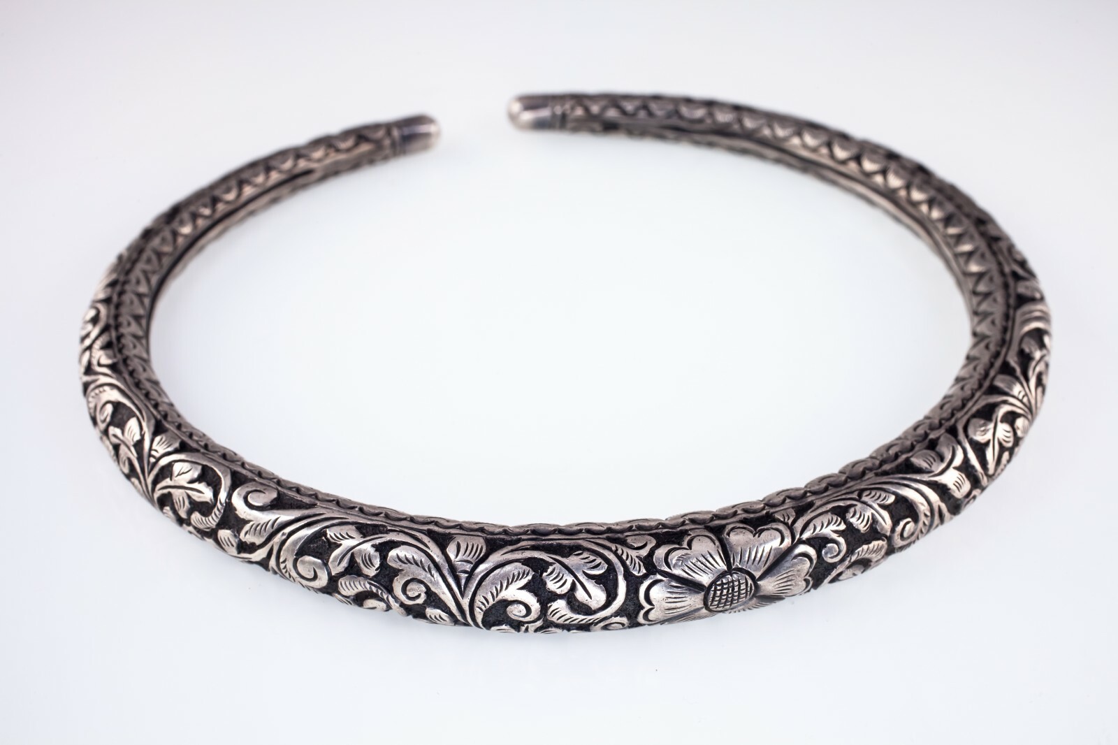 Antique Indian Hansuli Hand Carved Silver Choker Necklace | eBay