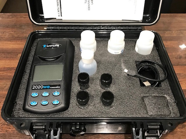 LAMOTTE 2020 WE/WI TURBIDIMETER TURBIDITY METER KIT GOOD CONDITION ...