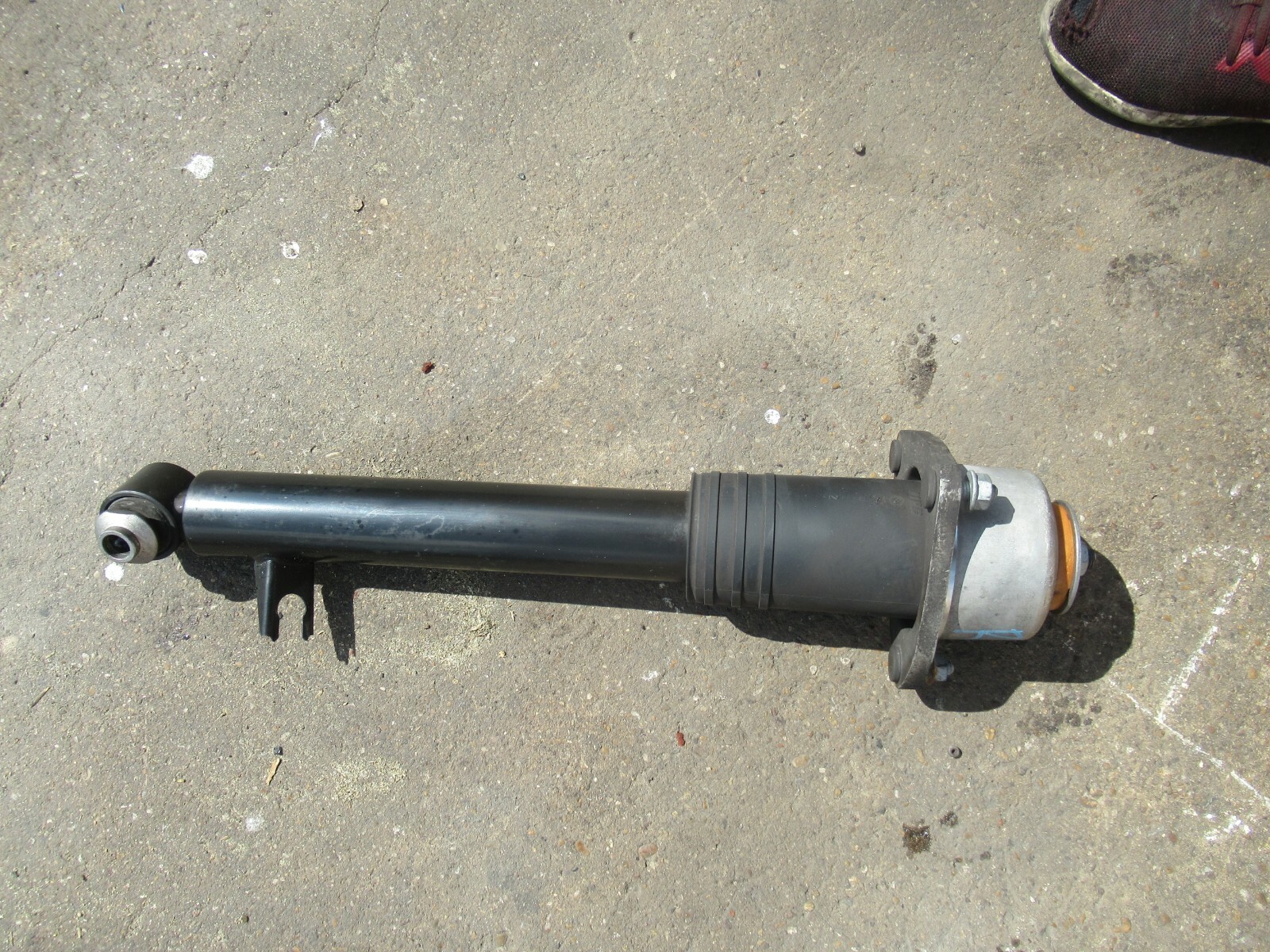 Left Rear Suspension Strut Shock BMW E70 E71 X5 X6 OEM 33526781921 | eBay