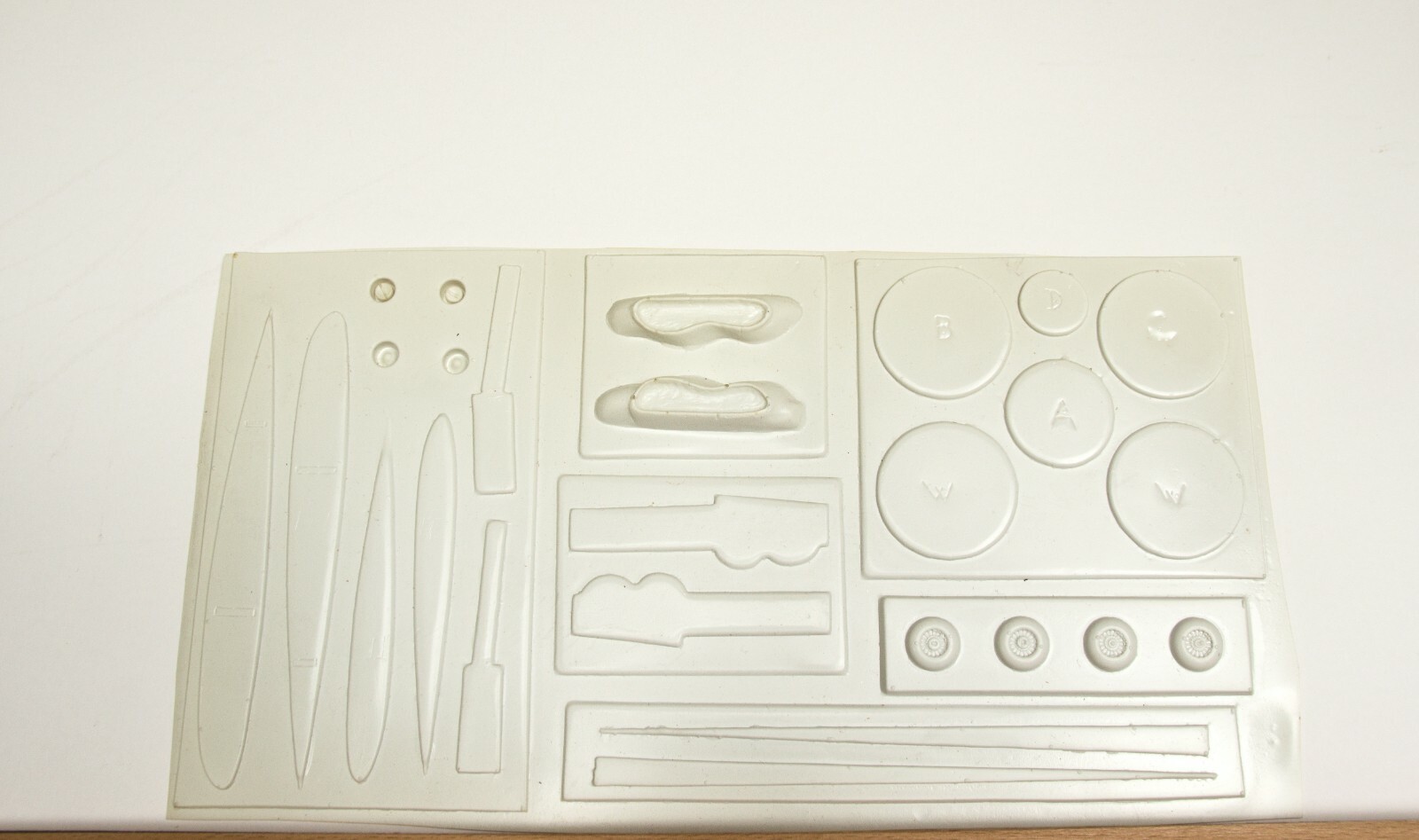 RARE Contrail Vickers Valiant vac-form kit 1:72 scale | eBay