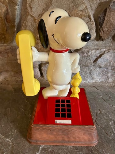 VINTAGE SNOOPY and WOODSTOCK PHONE Base 1958/1966 United Feature Syn ...