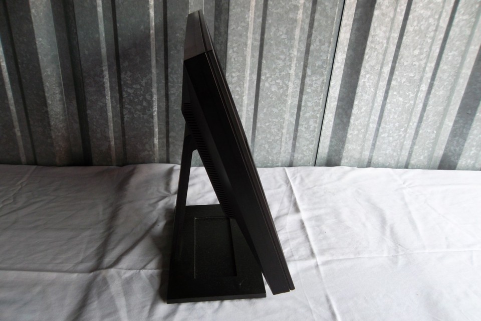 Dell E1909W E1910 E1911 19" LCD Monitor DVI VGA E1909Wc E1910c P513R ...