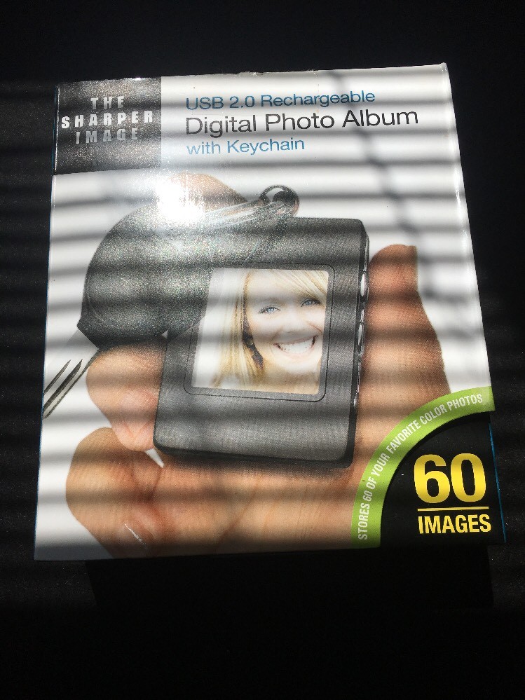 The Sharper Image USB 2.0 Rechargeable Digital Photo Album With ...